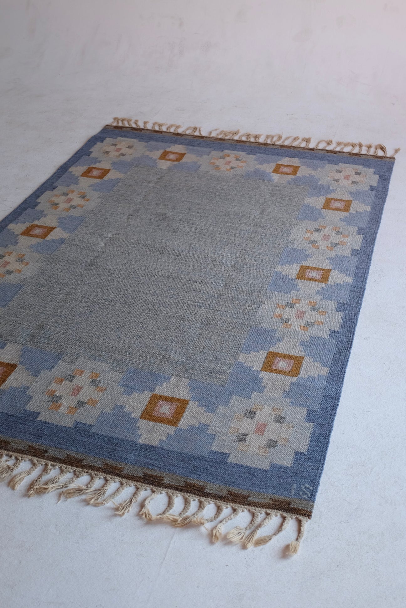 Vintage Scandinavian Rugs and Textile – Studio Nordic